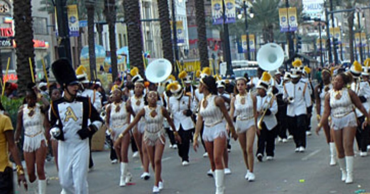 Budget Travel | A few good links: Throwing beads edition