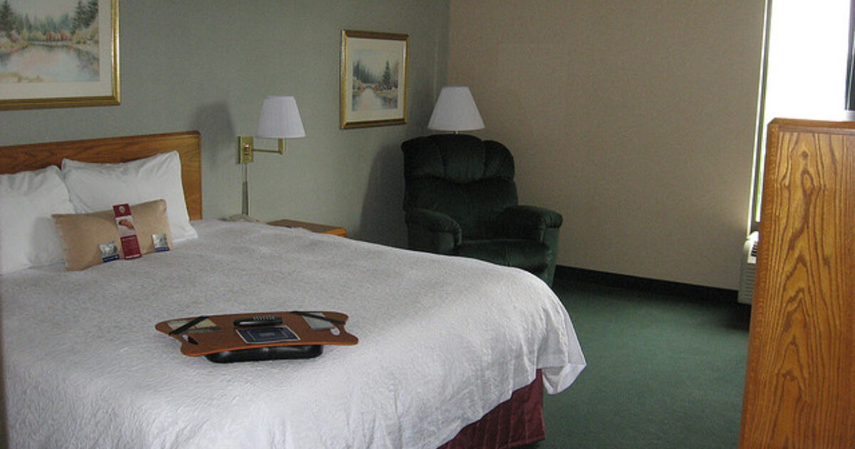 Budget Travel | How Clean is Your Hotel Bed?