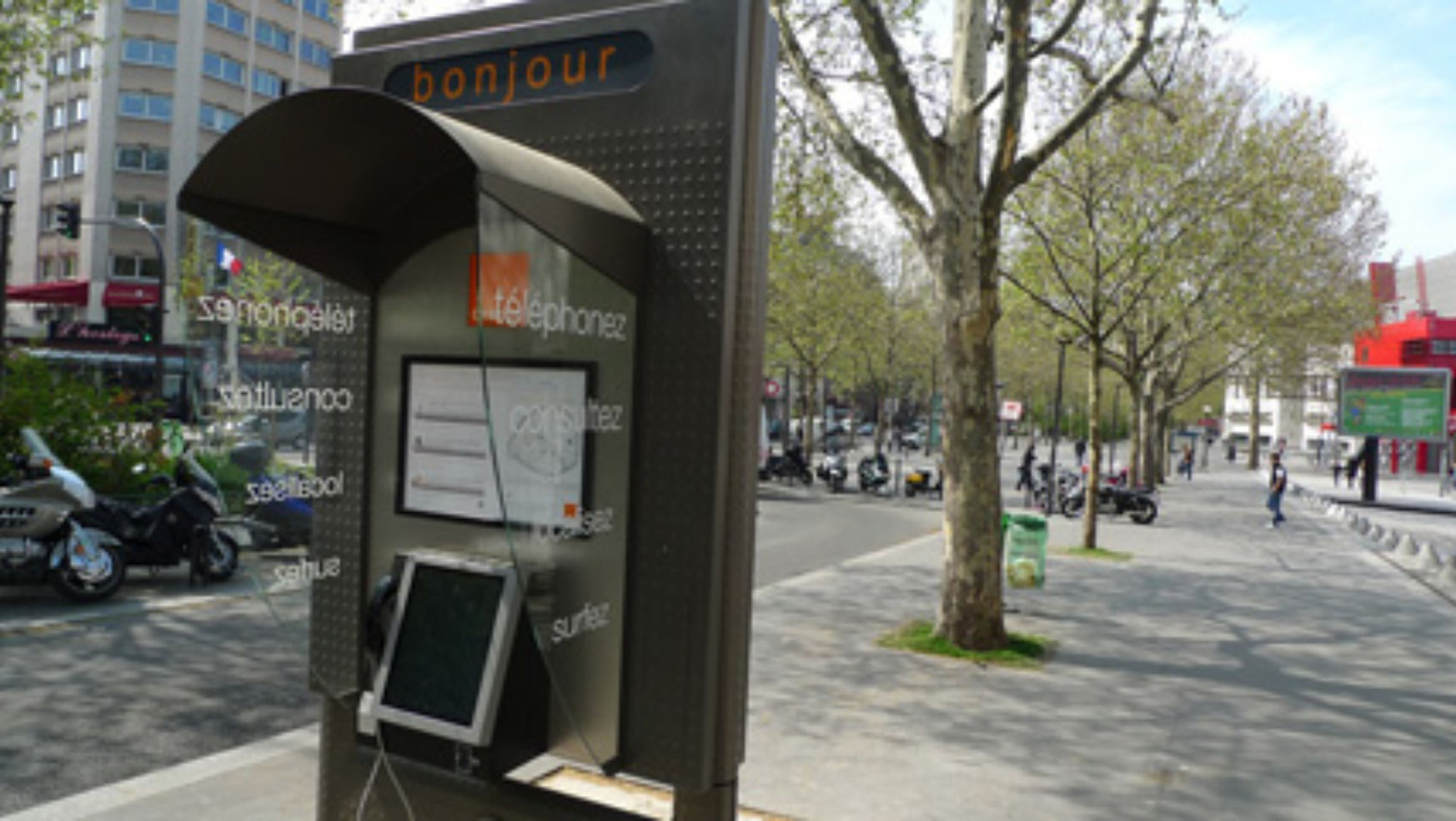 Paris: New phone booths offer free Internet | Budget Travel