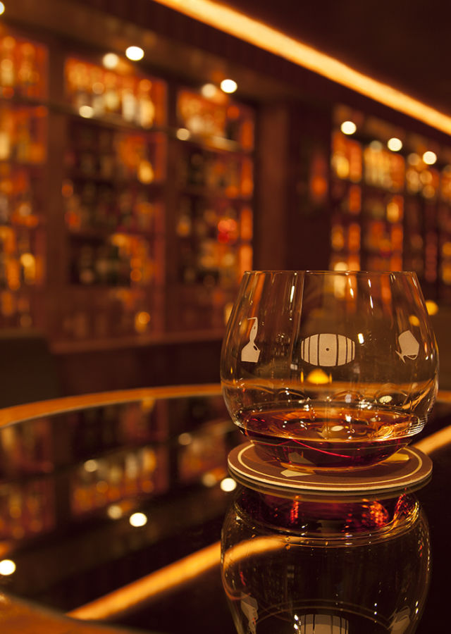 The 8 Best Whiskey Bars in The US | Budget Travel
