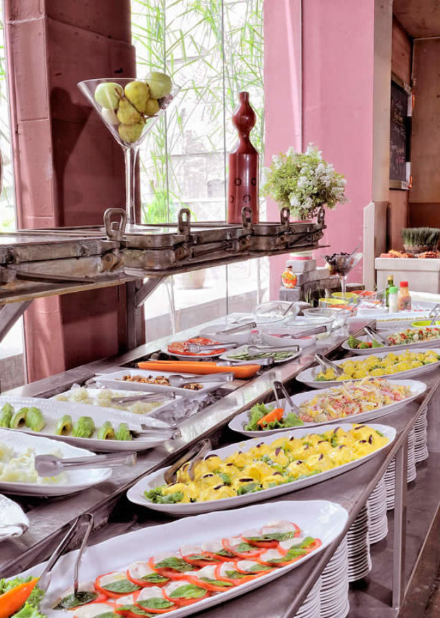Foodie Alert: Peru's Best Buffets | Budget Travel